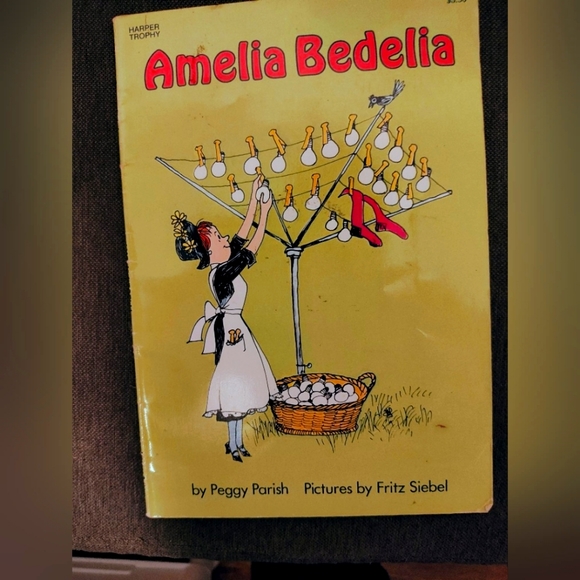 Harper | Toys | Amelia Bedelia Book By Peggy Parish Harper Trophy ...